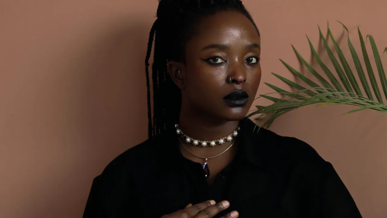 Eloghosa Osunde, author of Vagabonds!, receives the 2023 African ...