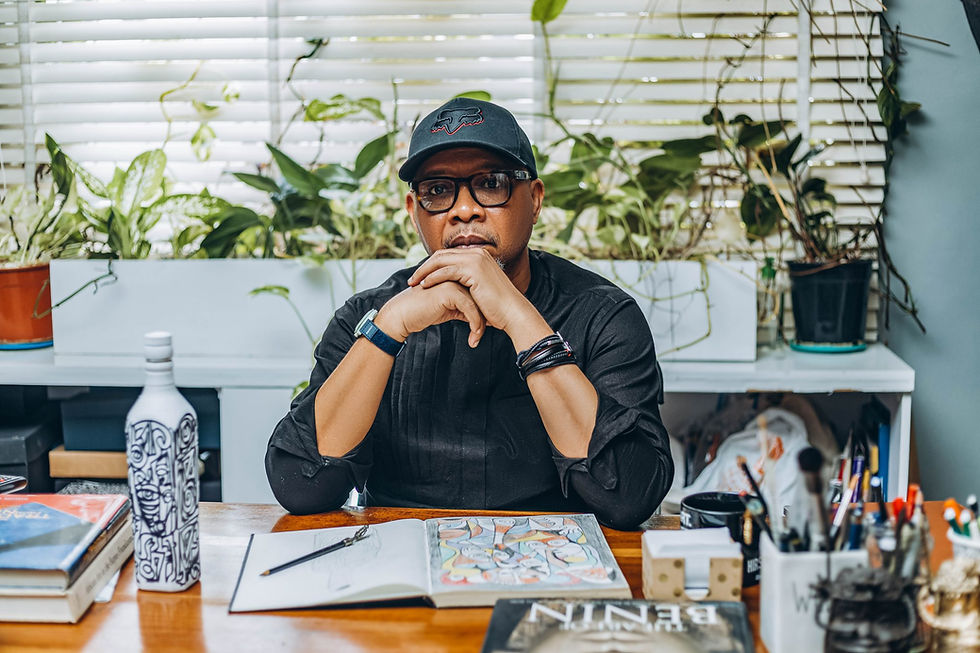 Johnnie Walker Collaborates With Victor Ehikhamenor To Create Limited ... Johnnie Walker Collaborates With Victor Ehikhamenor To Create Limited ...