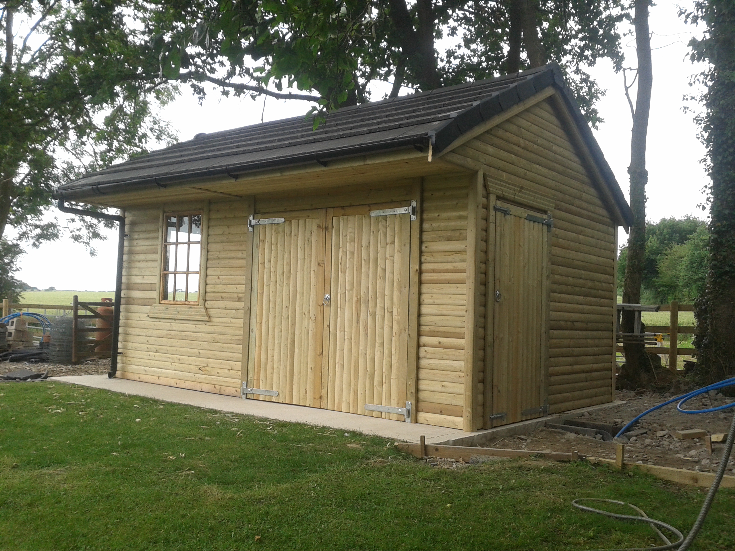 bespoke sheds outbuildings workshops log cabins summer houses