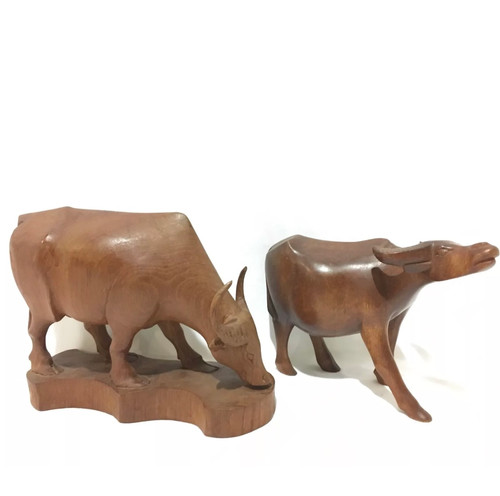 2 Vintage Hand Carved Wooden Bull Sculptures. | atxantiquesandmore