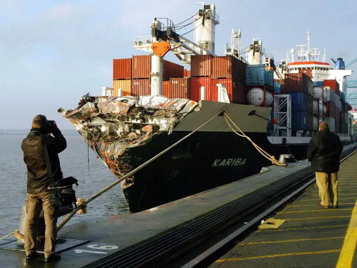 Tricolour Cargo Ship Sinking | Sonar News