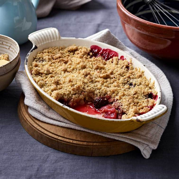 Apple and Blackberry Crumble Recipe with Foraged Fruits
