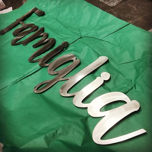 Famiglia 24 to 36 Inch - Inspiring Wall Words | cakesmetalwhimsies