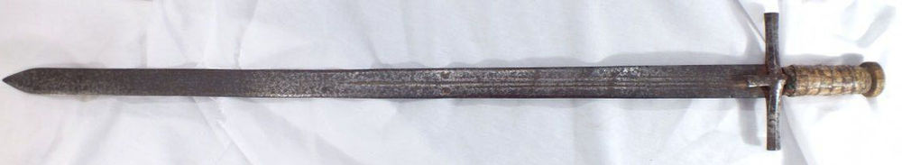 Irish Ring Pommel Sword: New Insight into Use