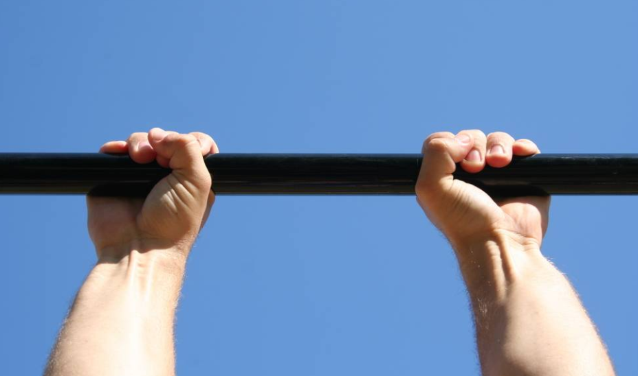 7 Reasons Why You Should Wrap Your Thumbs Around The Pull Up Bar
