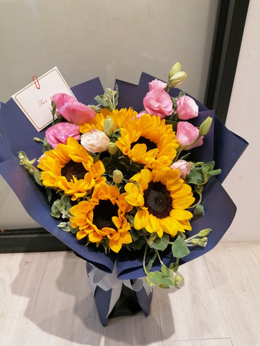 BS-026 5支向日葵桔梗花束 | nsflower