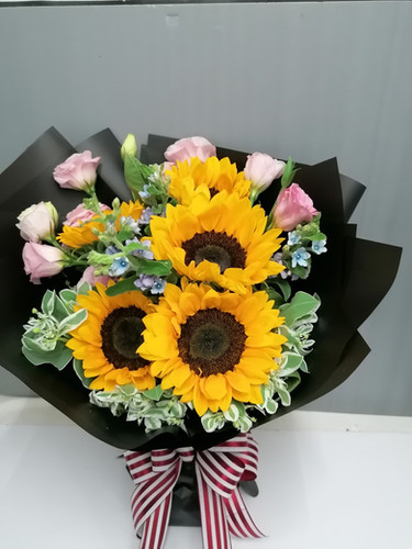 BS-010 向日葵藍星桔梗花束 | nsflower