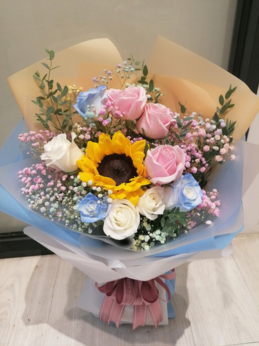 BS-029 向日葵配3色玫瑰滿天星花束 | nsflower