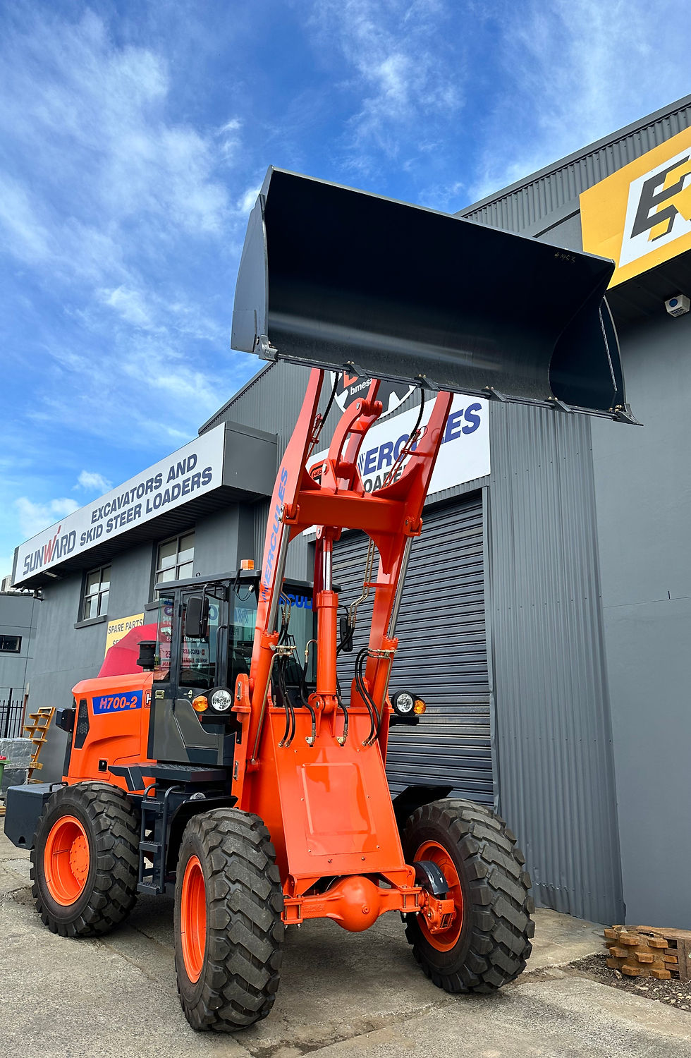 NEW IN - THIRD GENERATION - HERCULES H700-2!