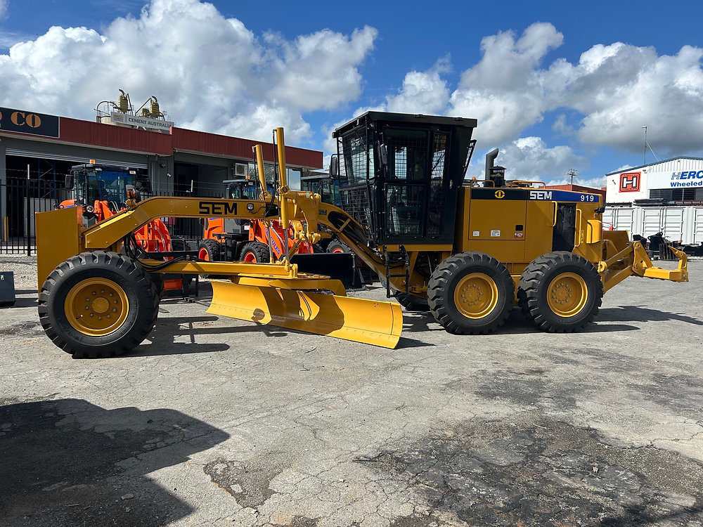 IN STOCK - SEM 919 MOTOR GRADER!!