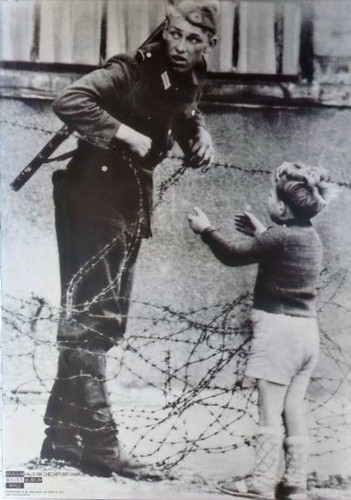 Haus AM Checkpoint Charlie Photographic Print (1961) By Museum Mauer ...