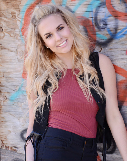 Savannah Baliey | Diane Dick International Model & Talent Agency