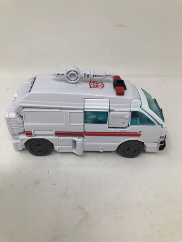 Transformers Paradron Medic Exclusive Ratchet | 1313Mockingbirdlane