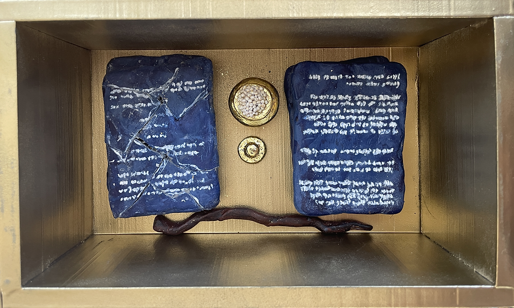 Contents of the Ark of the Covenant: part 3, Broken 10 Commandments ...