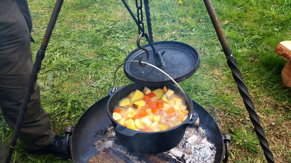 Campfire Cooking - How to cook like a Pioneer!