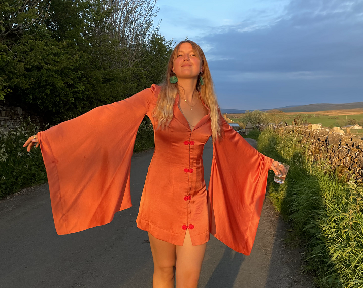 Interview with singer/songwriter and performer, Clara Pople!