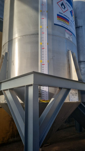 Régua Tanques Verticais Fundo Cônico | Polimedicao