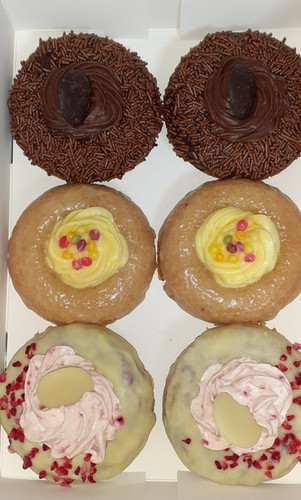 Mixed doughnut box - Standard & Mini's | Dottie's Gluten Free