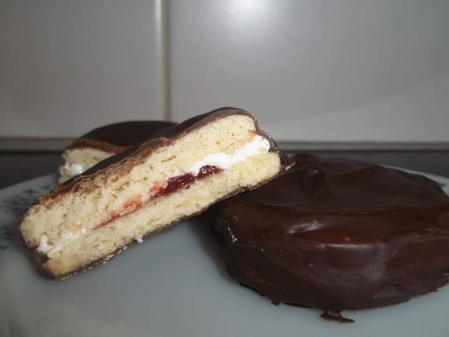 Chocolate Wheels x 6 (Wagon Wheels) | Dottie's Gluten Free