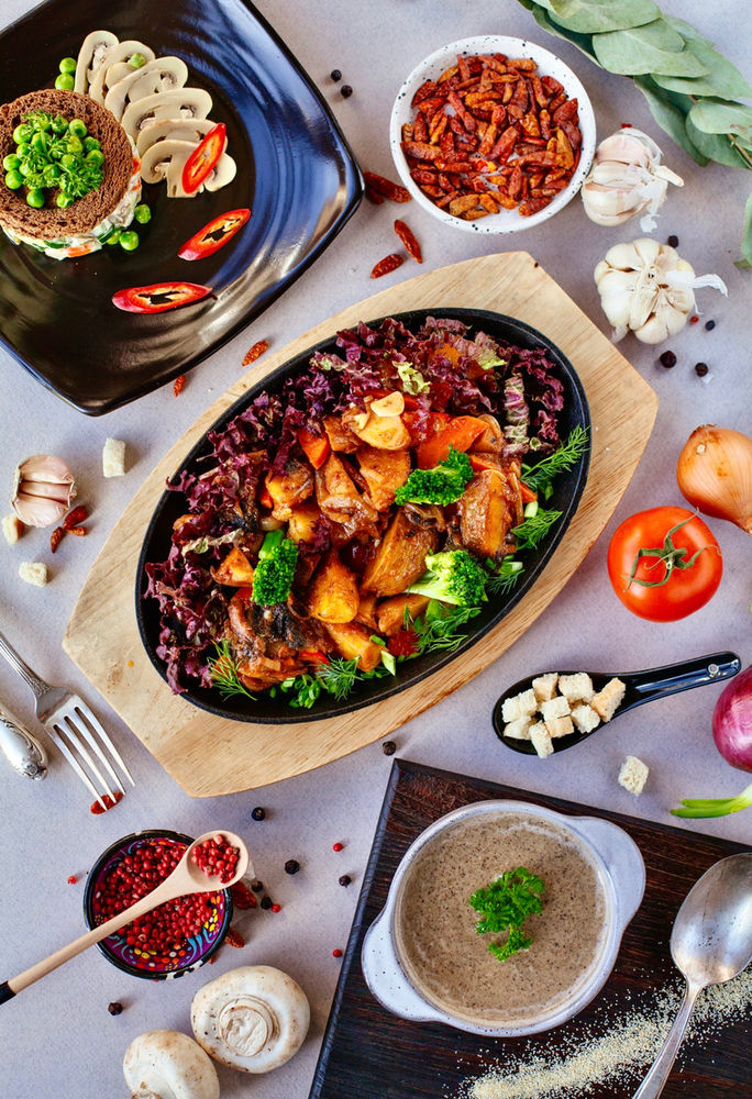 The History of Ziryab and the Three Course Meal