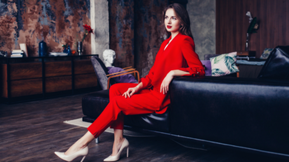 The Female Leader's Ultimate Guide to What Colours to Wear