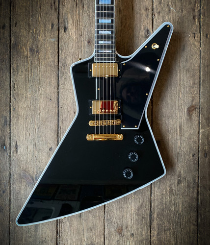 2022 Gibson Explorer Custom in Black gloss finish & hard shell case ...