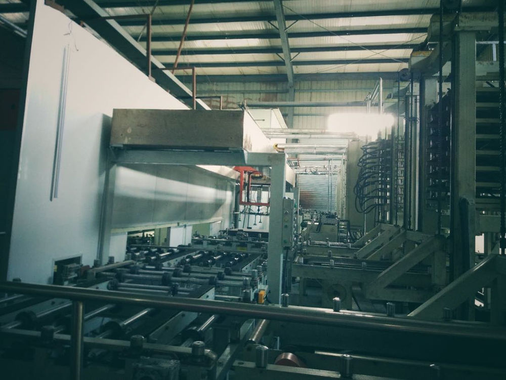 Regular maintenance on pressing machine