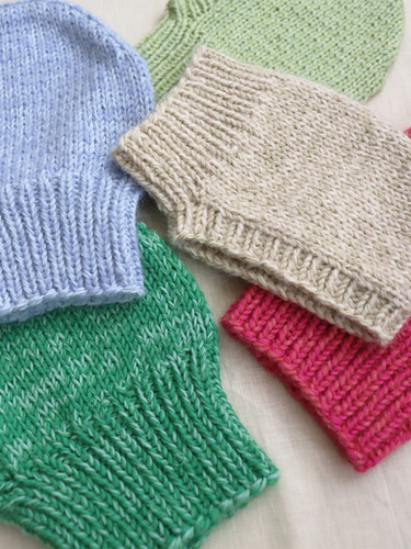 Bug Hood Mini - Knitting Pattern | ROWS