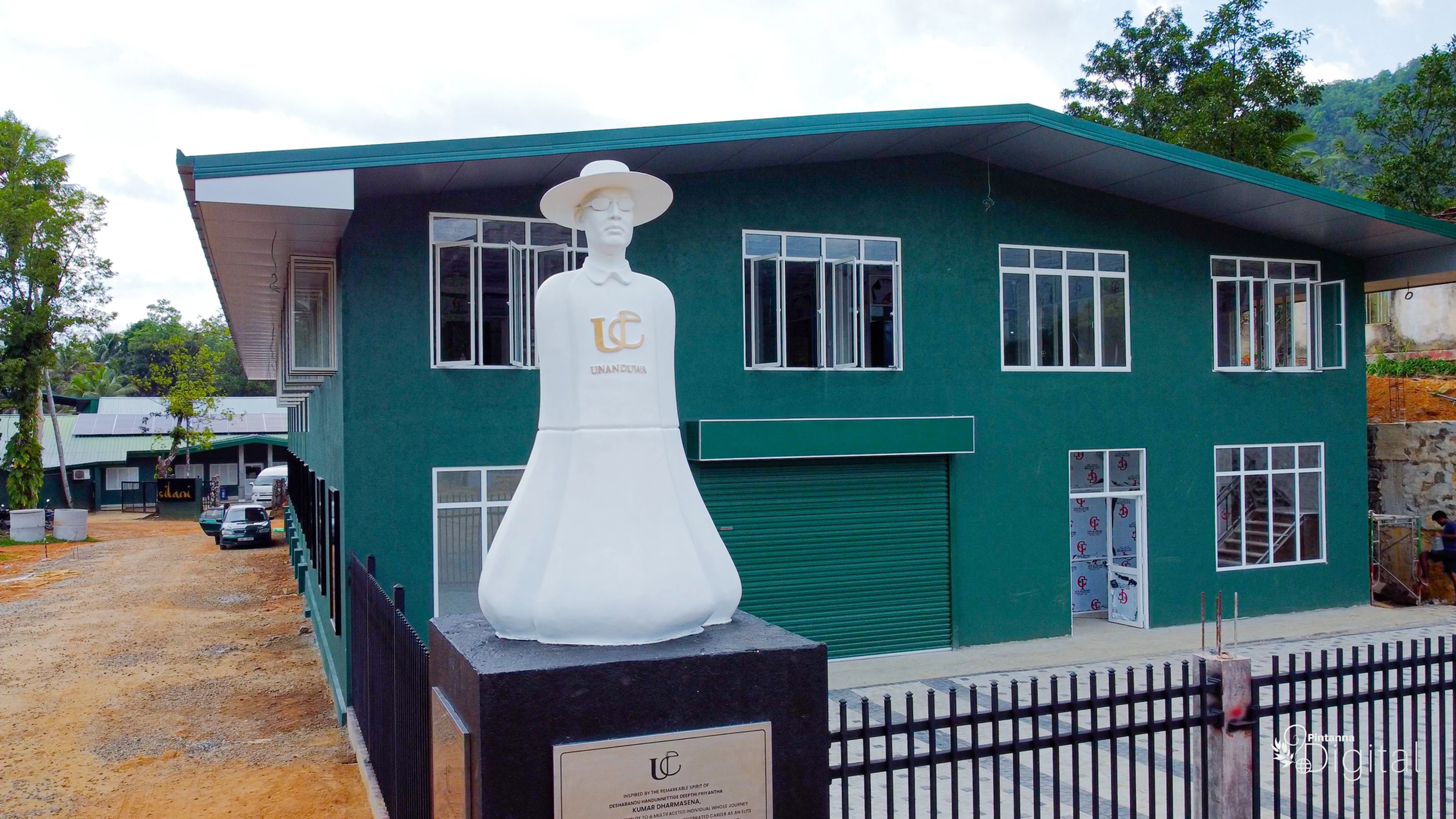 The Unveiling of Deshabandu Kumara Dharmasena's Statue at Unanduwa Factory