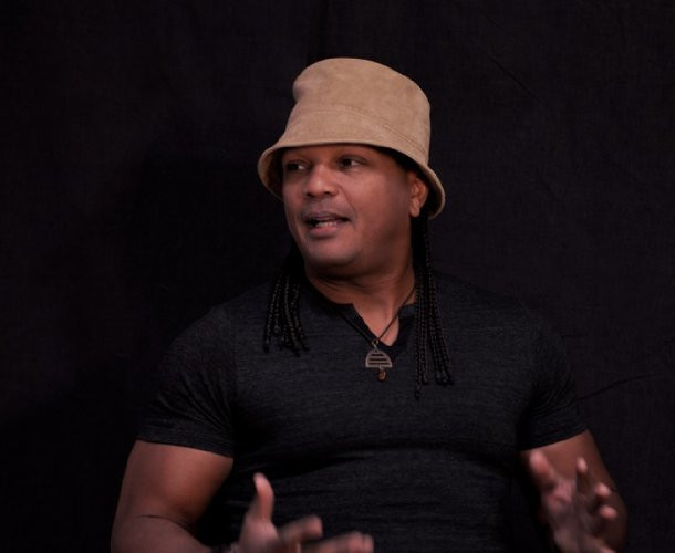 Alumbra Films Franc. Reyes Writer/Director