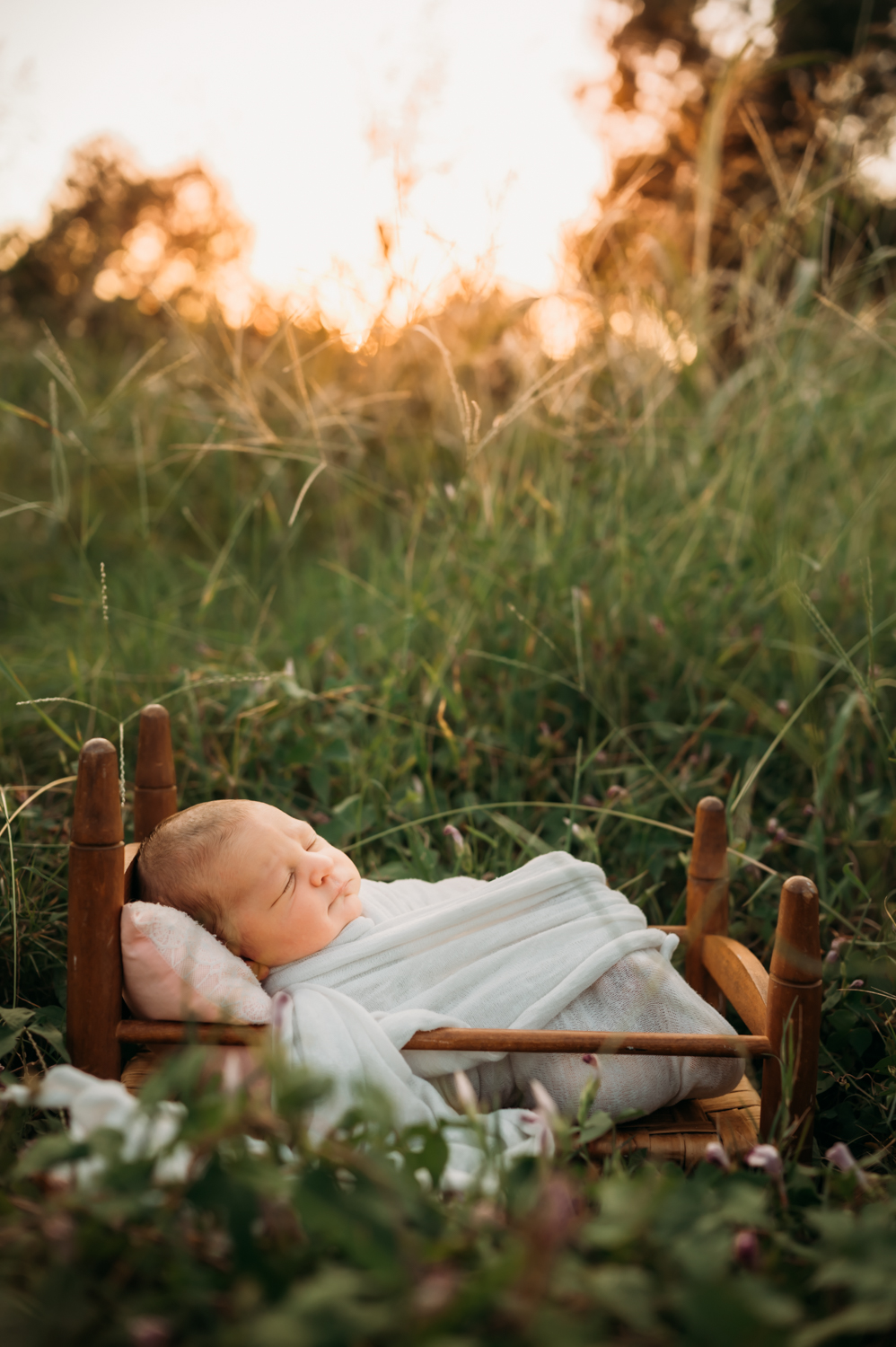 What does an outdoor newborn session look like?