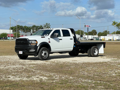 2024 Dodge RAM5500 4x4 Crew Cab 11.4 Steel Flatbed with fifth wheel ...