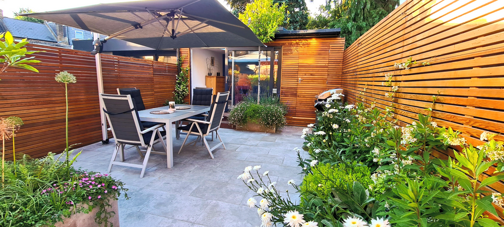 Compact, Contemporary Courtyard Garden with Home Office