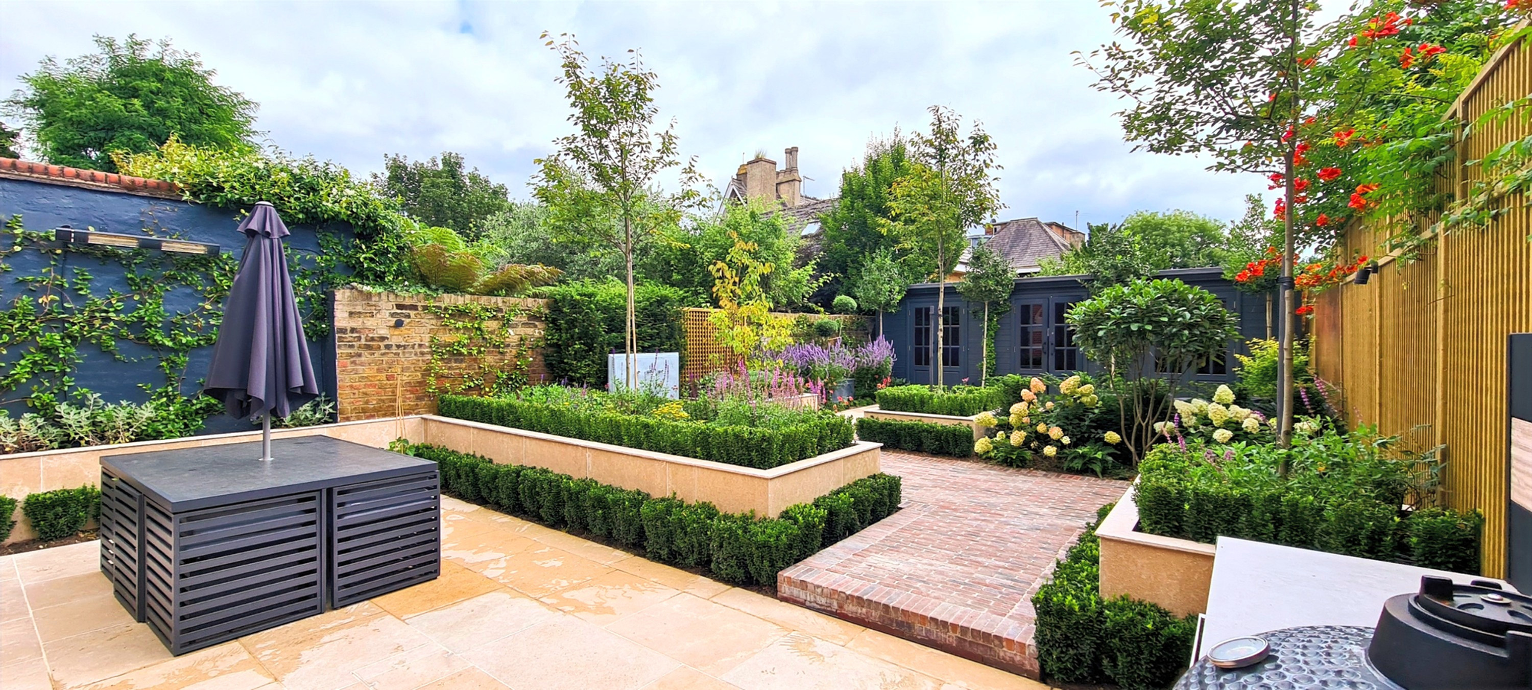A Grand London Garden with Contemporary Lines and Classic Evergreen ...