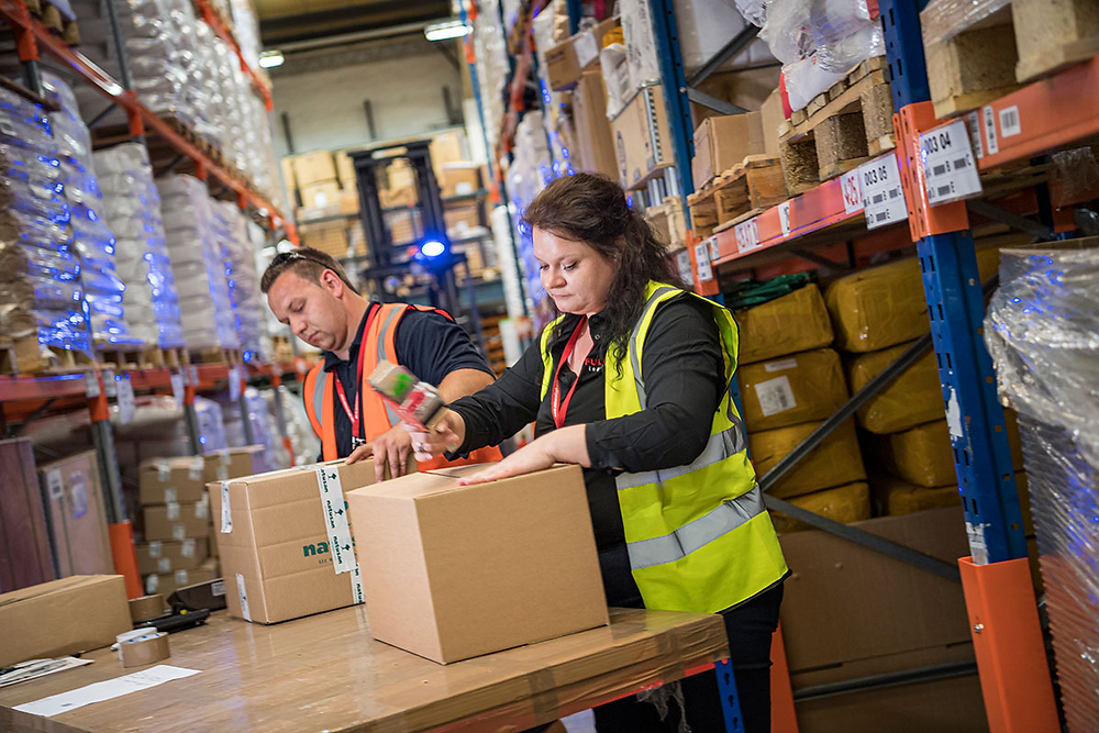 Fulfilment Warehouses: Understanding the Difference Between Warehousing ...