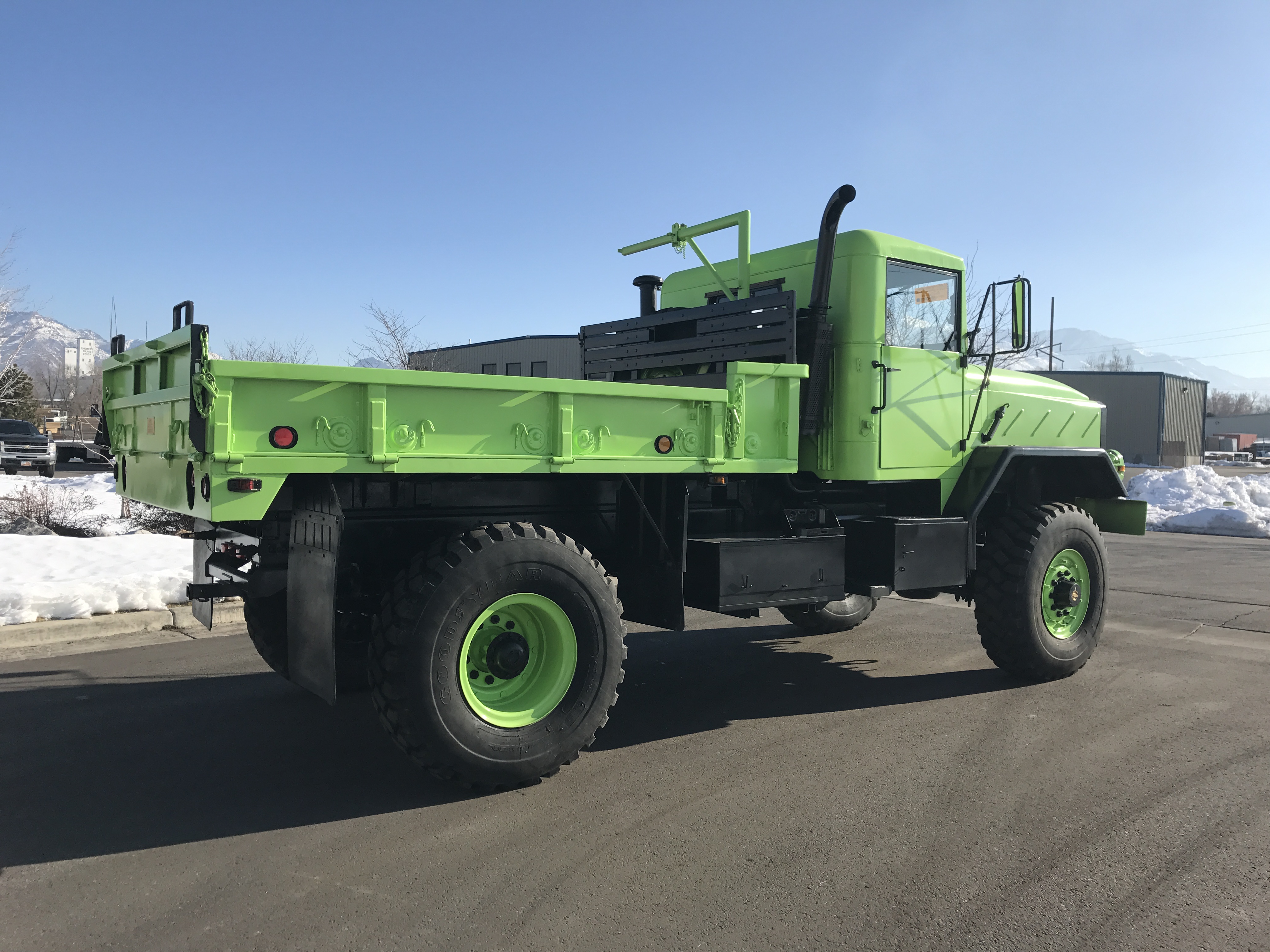 900 Series Bobbed 5 Ton