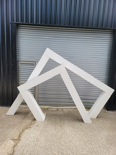 Backdrop: asymmetrical frames | Gib’s On It