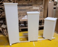 Stand: Square plinth with top lip | Gib’s On It