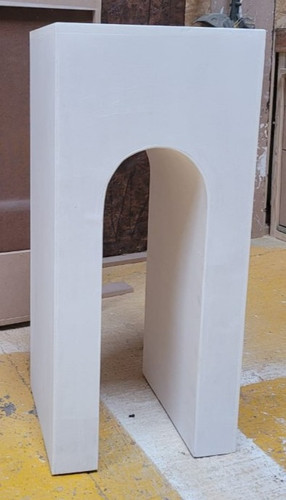 Stand: Arch style plinth | Gib’s On It