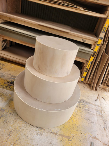 Stand: Individual circular plinths | Gib’s On It