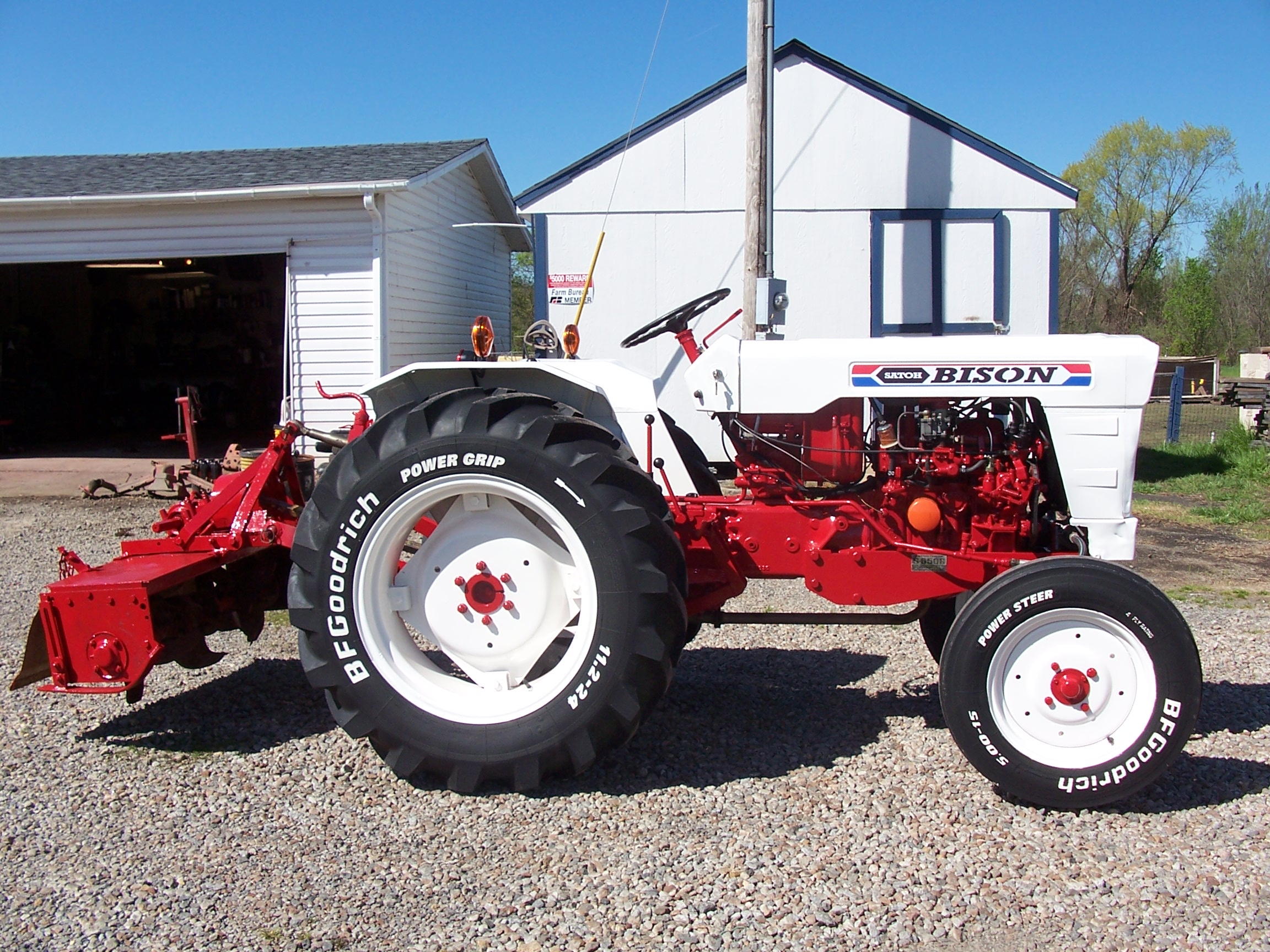 TRACTOR RESTORATION/Sharon and Robert Tractor Service/Stilwell,OK
