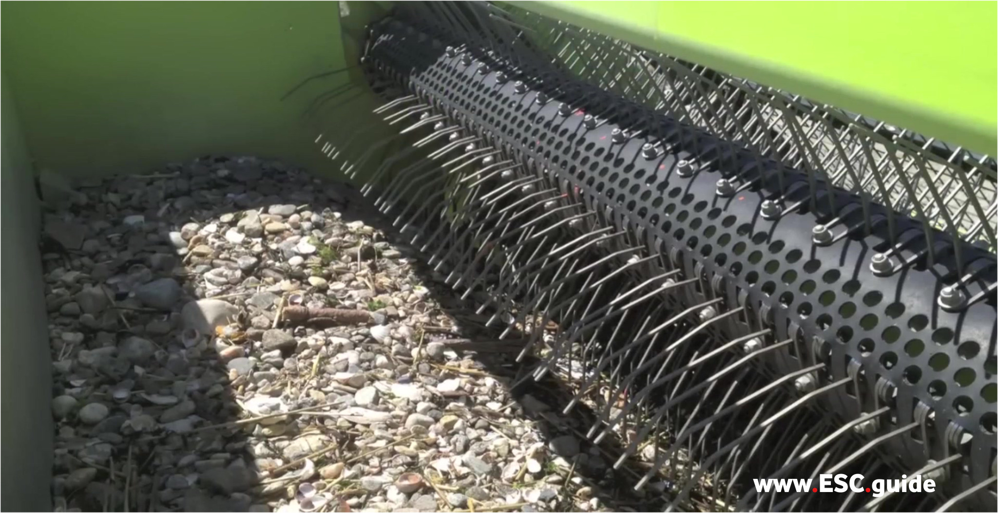 21/05/12: Surf Rake Beach Cleaning Machine removes Stone and Shell