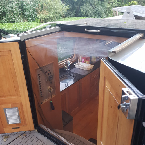 Hatch/Stern Door Magnetic Mosquito Net/Fly Screen | The Crafty Floater