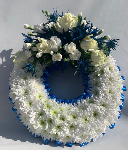 Blue & White Wreath (1682) | Flowers by Eva’s