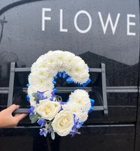 Single letter | Flowers by Eva’s