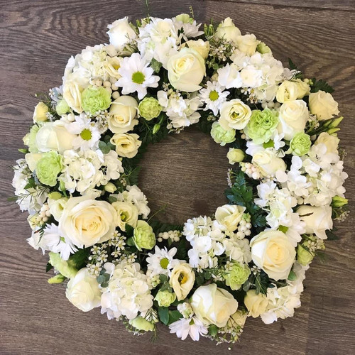 white Wreath (1001) | Flowers by Eva’s