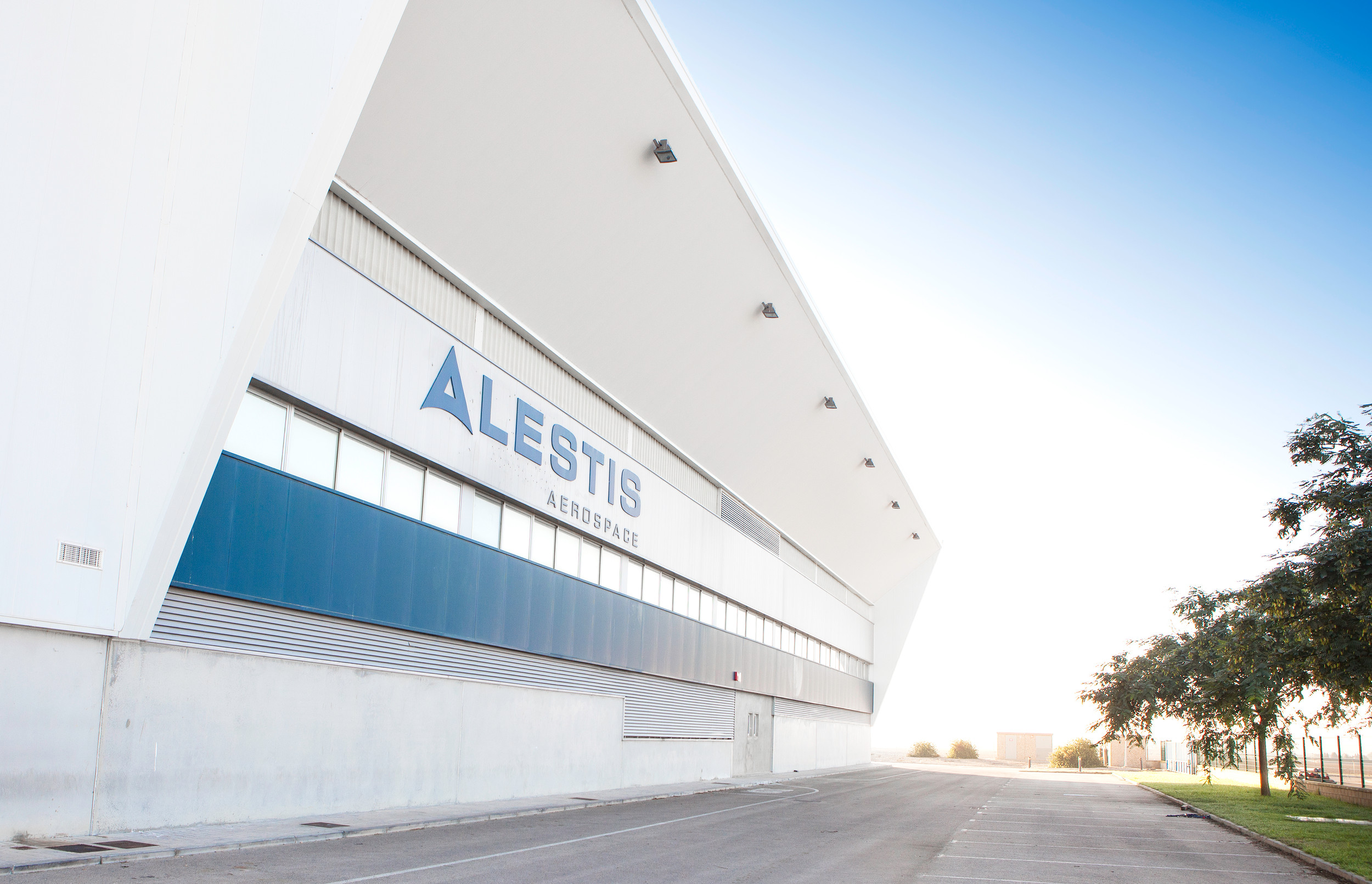 Líder en ingeniería y tecnologías de composite en el sector aeronáutico ...