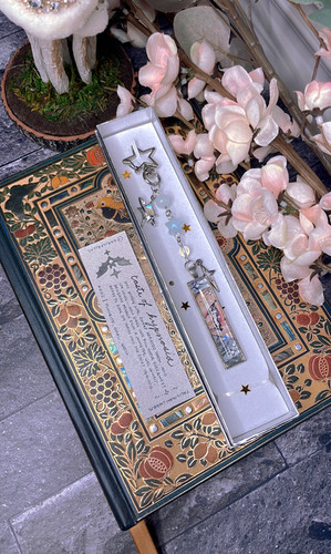 "Taste of Hypnosis" Hand-Painted Talisman Charm (#KE002) | Darqprism Arts