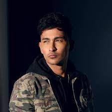 Zack Knight - One Wikipedia