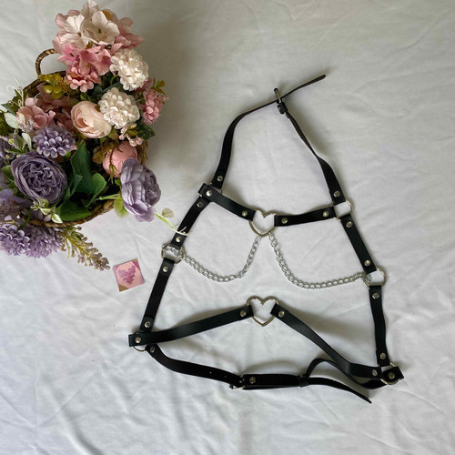 heart leather chain harness | sugababythrift
